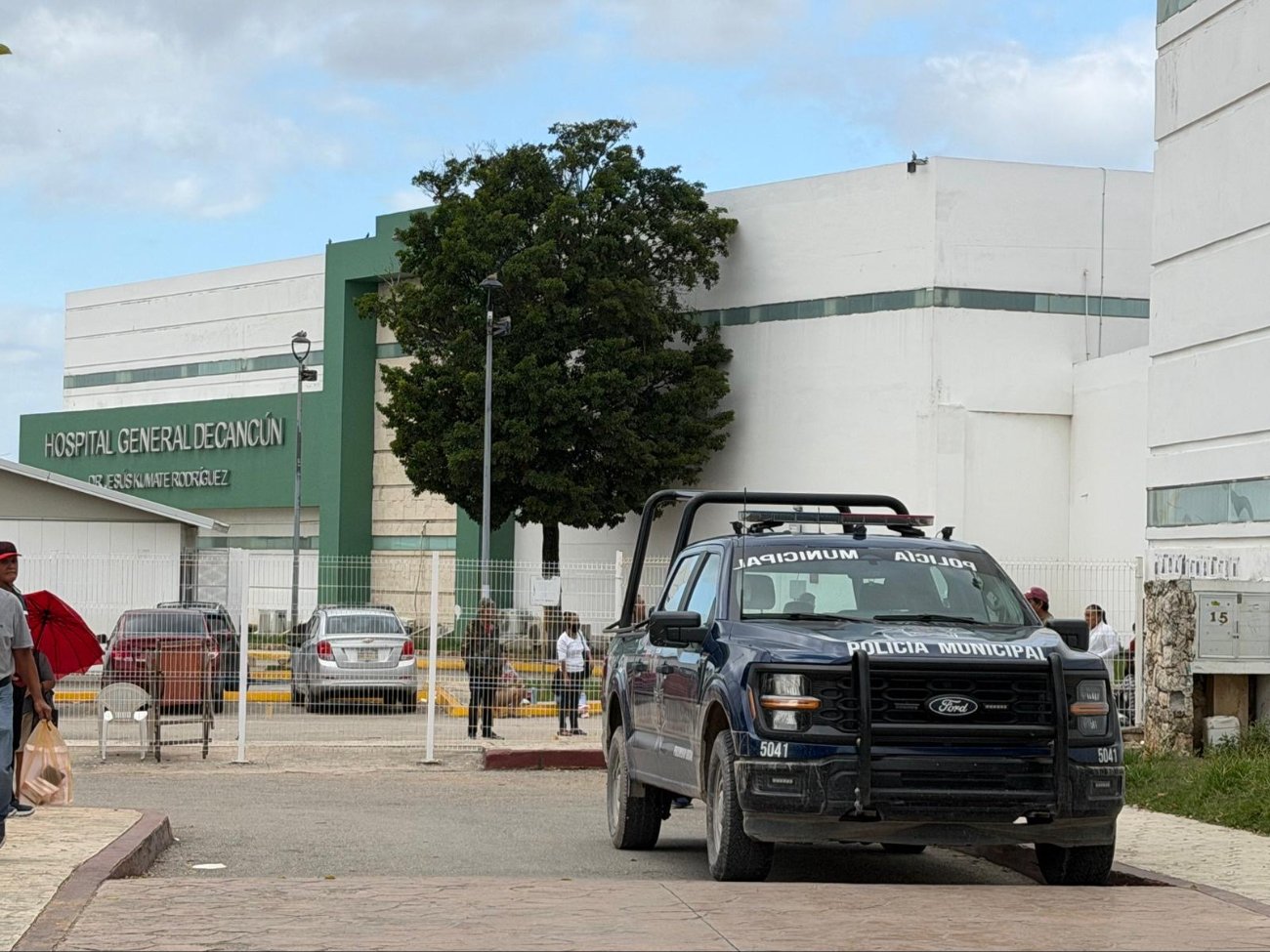 Man Survives Attempted Execution in Cancún, Remains in Critical Condition